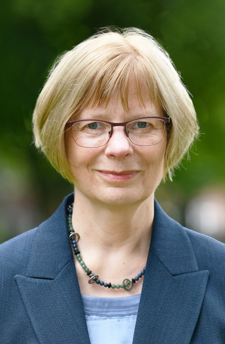 Prof. Dr. a. D. Christine Zeuner - Professur für Erwachsenenbildung