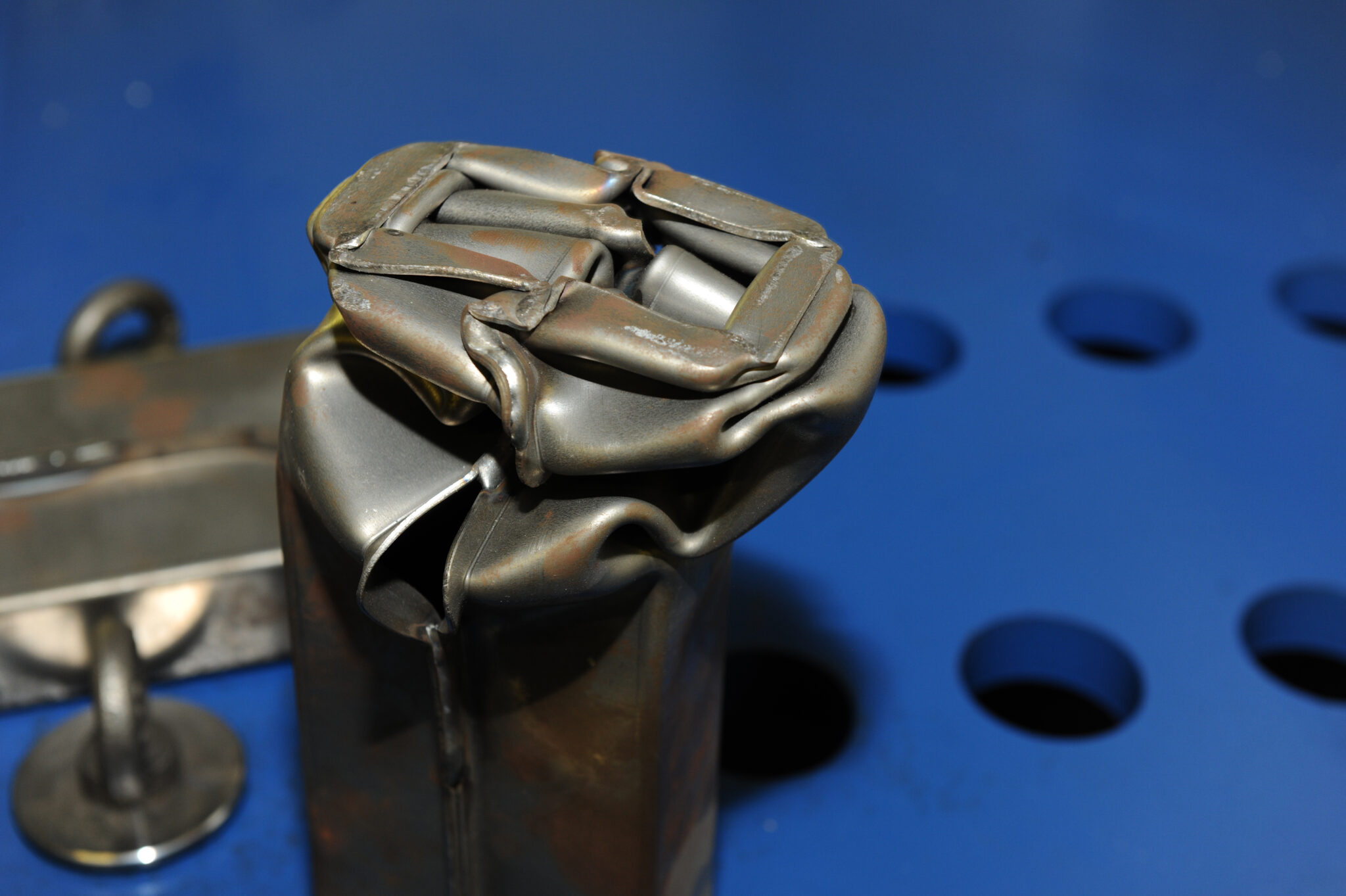 Crash Sled Test Facility - Professur für Fahrzeugtechnik