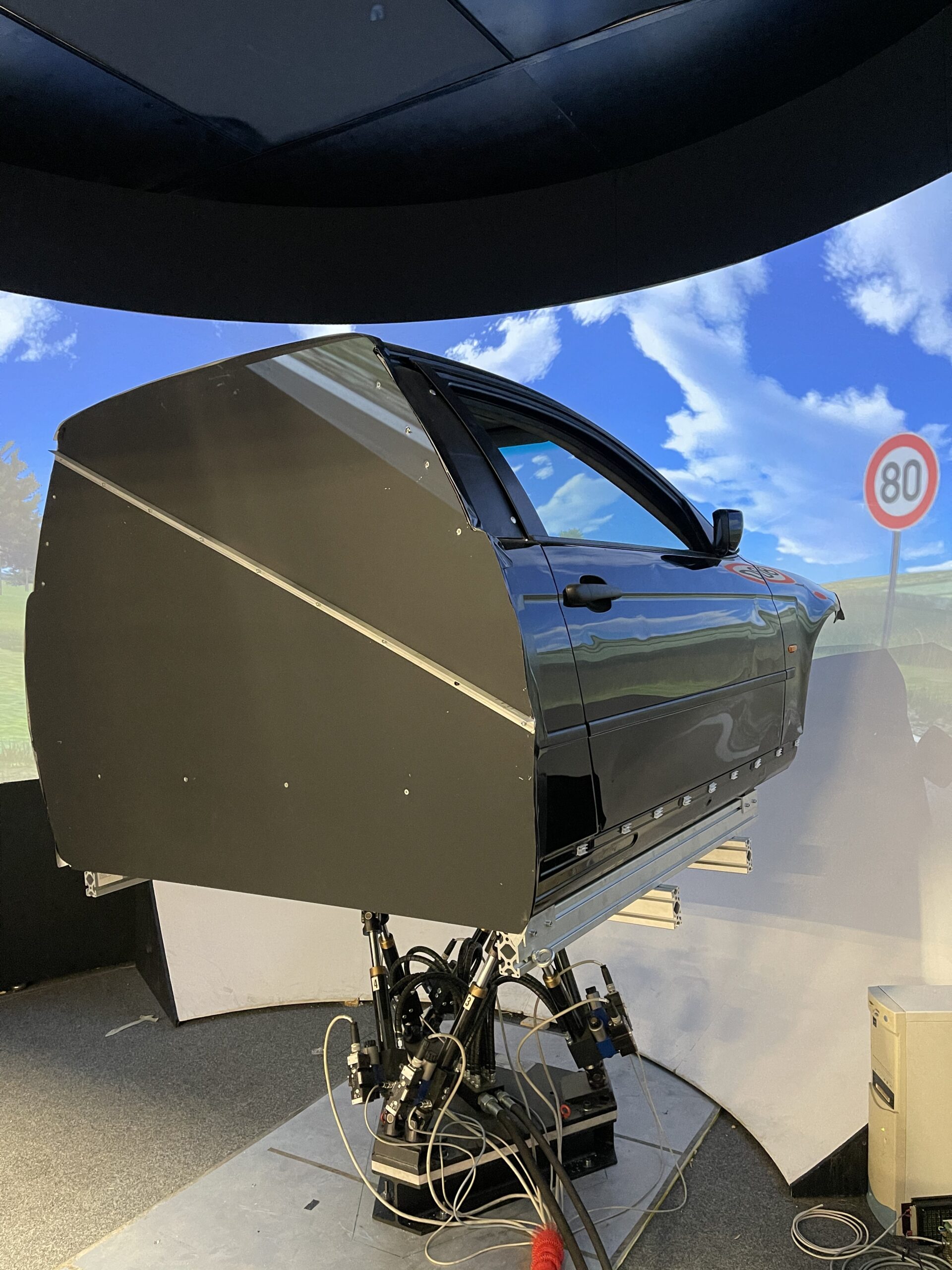 Static Driving Simulator - Professur für Fahrzeugtechnik
