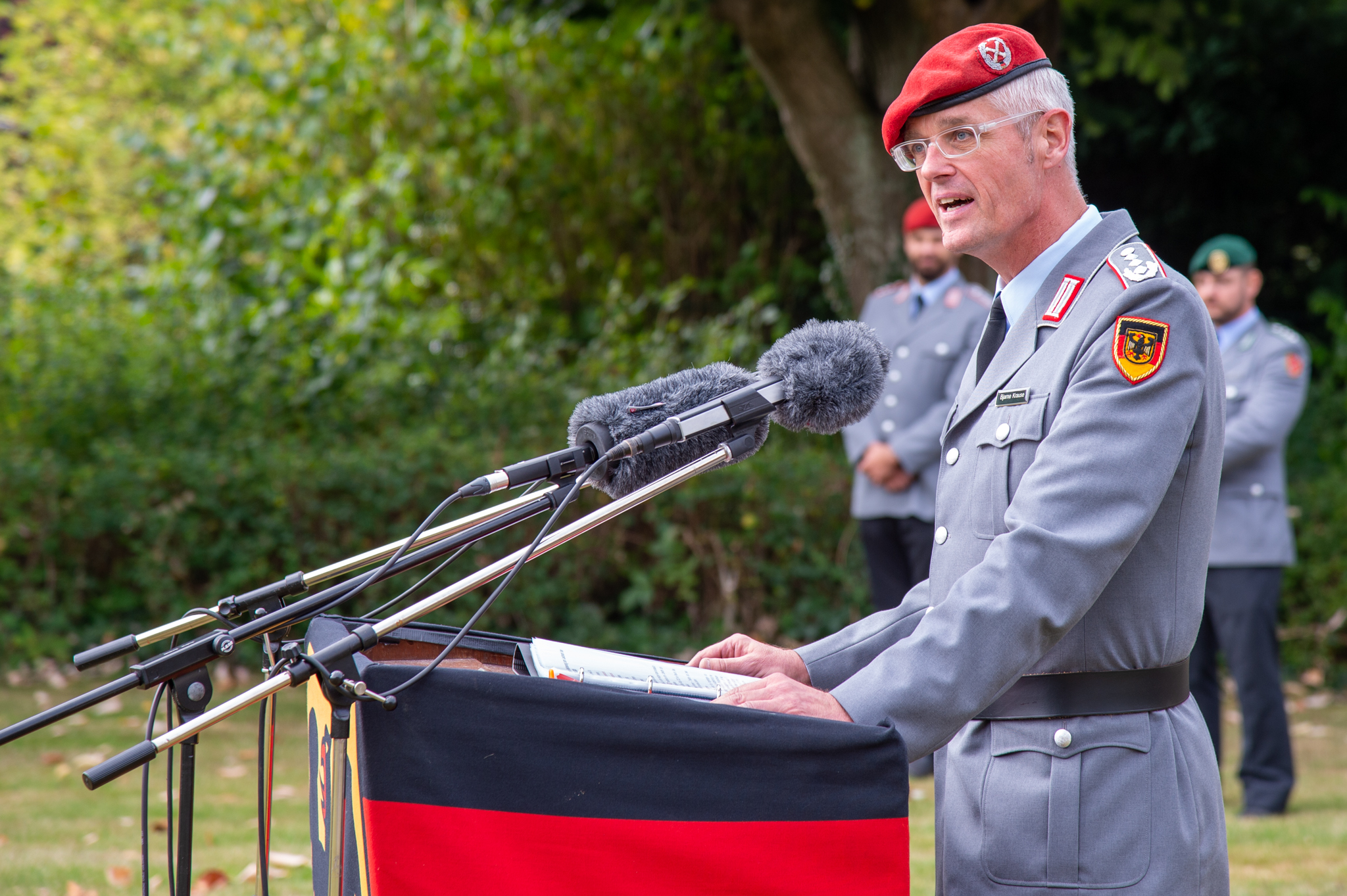 Leutnantsbeförderung für Offizieranwärter der Luftwaffe - Helmut ...