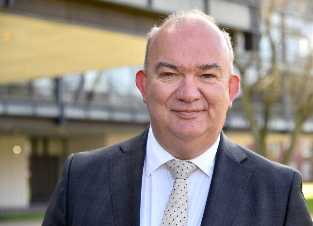 Universitätsleitung - Helmut-Schmidt-Universität / Universität der ...