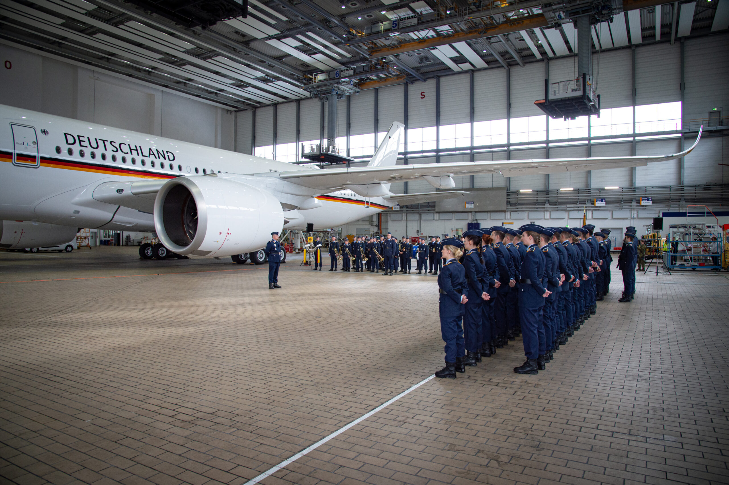 23 Luftwaffen-Leutnante ernannt - Helmut-Schmidt-Universität ...